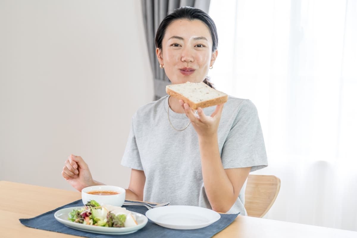 チートデイとは？体脂肪率別・BMI別の頻度、正しいやり方を紹介 - Wellulu