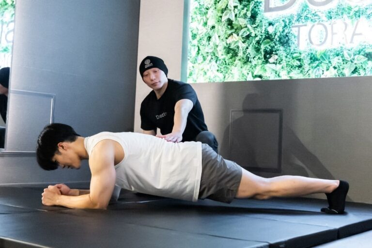 腹筋を割るための筋トレ・食事方法！筋肉量と体脂肪率の管理がカギ - Wellulu