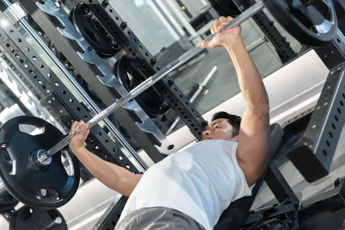 デッドリフトの平均重量とは？RM換算を活用した目的別の重量設定を解説 - Wellulu