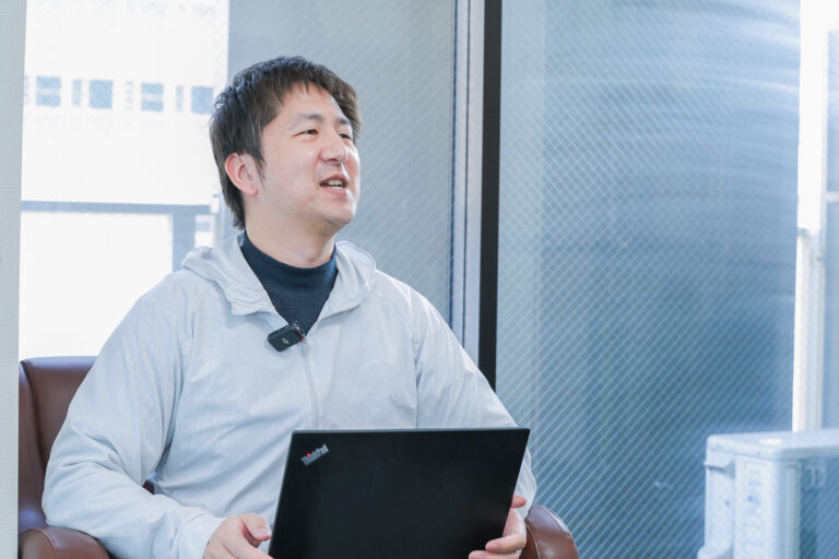 ダンベルを使った筋トレメニュー14選！部位別のおすすめ種目・1週間メニューも紹介 - Wellulu