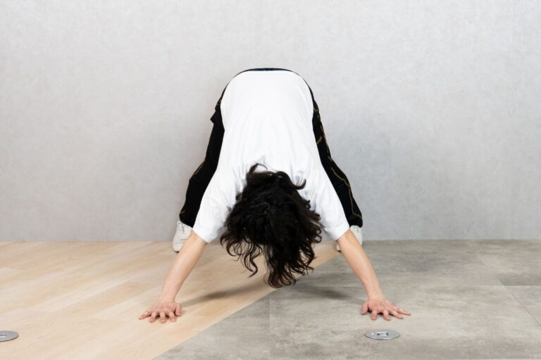 【前部・中部・後部】三角筋（肩）の筋トレ！ダンベル・バーベル・自重など種目別に紹介 - Wellulu